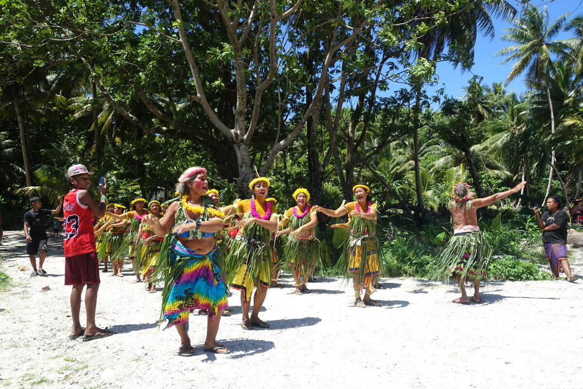 Pics of the opening ceremony of Woleai airport » Pitufa.at